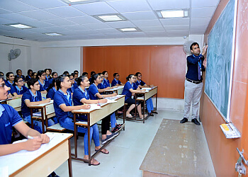 3 Best NEET Coaching in Surat - Expert Recommendations