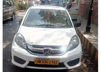 3 Best Cab Services in Noida - Expert Recommendations