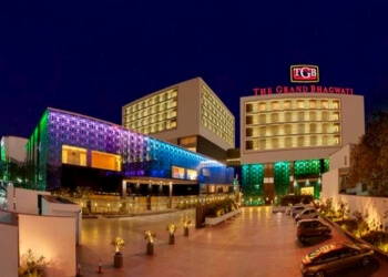 3 Best Buffet Restaurants in Surat - Expert Recommendations