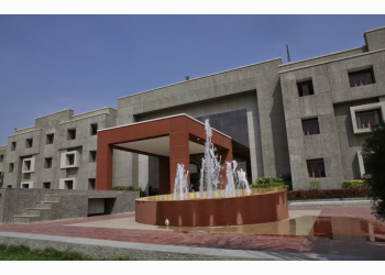3 Best Engineering Colleges in Rajkot - Expert Recommendations