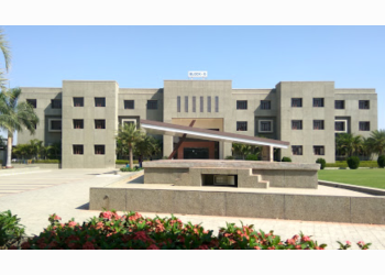 3 Best Engineering Colleges in Rajkot - Expert Recommendations