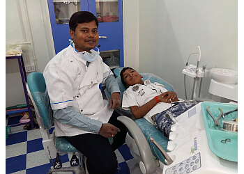 वाराणसी के 3 सर्वश्रेष्ठ दंत चिकित्सक - ThreeBestRated