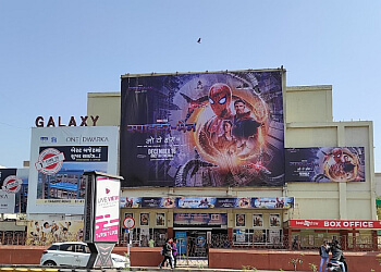 विशेषज्ञों की सिफारिशें राजकोट के 3 सर्वश्रेष्ठ सिनेमा घर