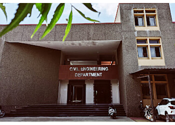 3 Best Engineering Colleges in Rajkot - Expert Recommendations