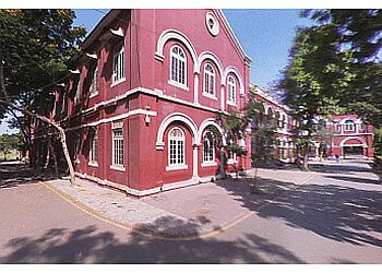 3 Best Arts Colleges in Surat, GJ - ThreeBestRated