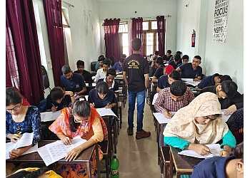 3 Best NEET Coaching in Bareilly - Expert Recommendations