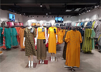 3 Best Clothing Stores in Rajkot - Expert Recommendations